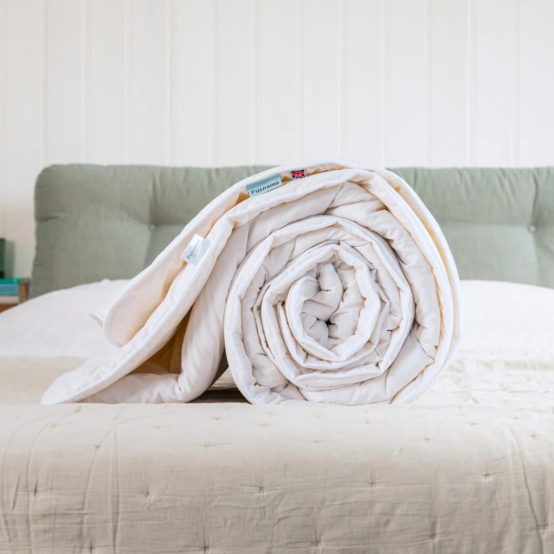 Lightweight Summer Wool Duvet | British Wool & Cotton | 4-7 Tog – Putnams